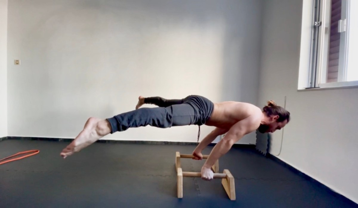 How to Planche – 5 Tips to Master it