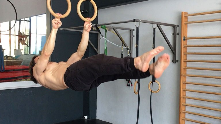 Gymnastic Rings Workout – 20 Exercises from Beginner to Expert