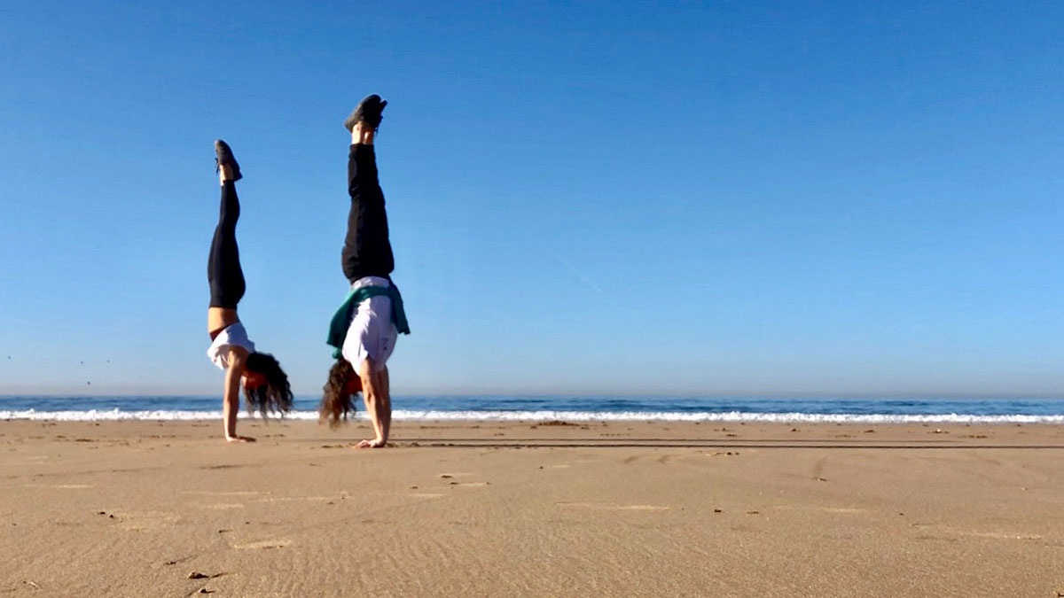How to Handstand – 5 Simple Tips That Really Work